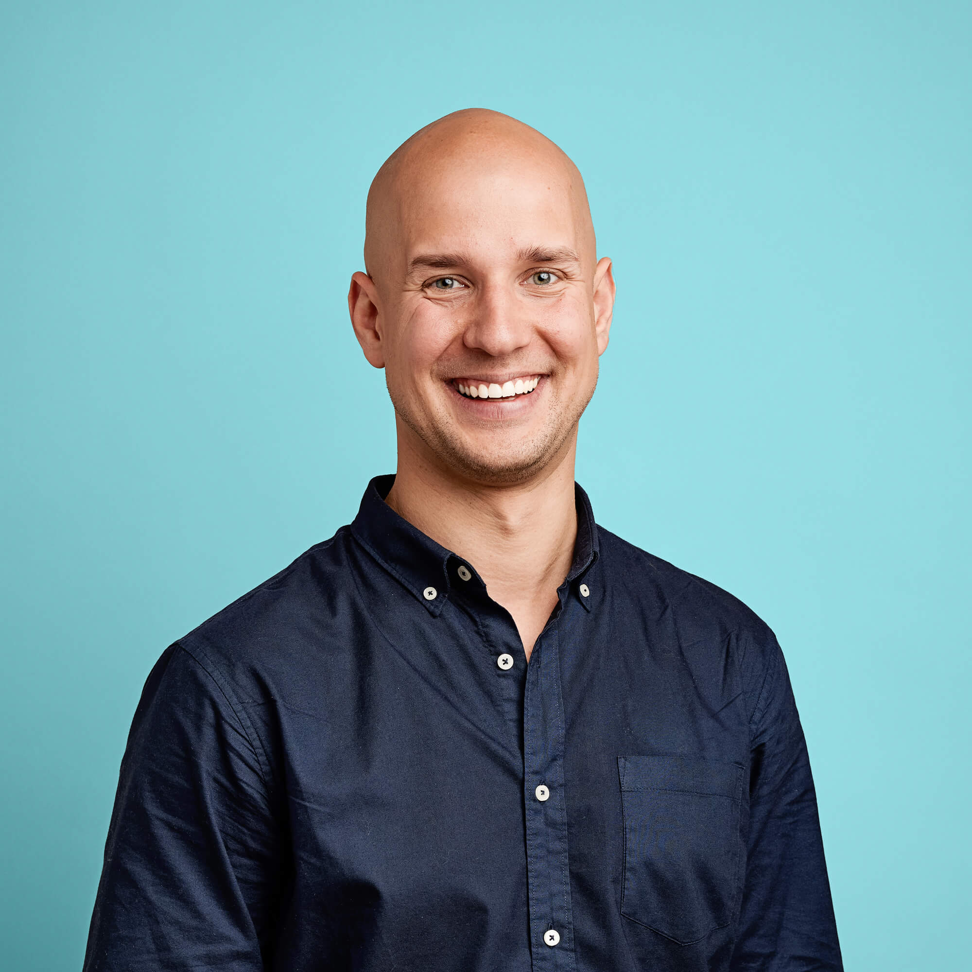 Rock your headshot with these tips for bald people - Photoform*